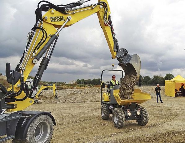Hydraulikbagger, der halbautomatisch arbeiten kann - Der Bauunternehmer
