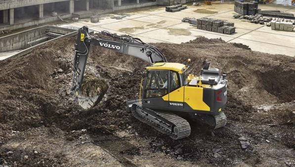 Neuer Raupenbagger Volvo EC140E - Der Bauunternehmer